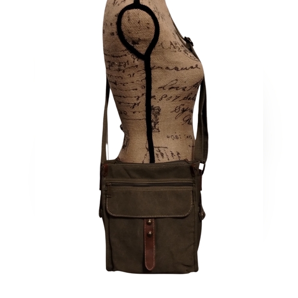 Cargoit | Bags | Cargoit Hailey Crossbody | Poshmark